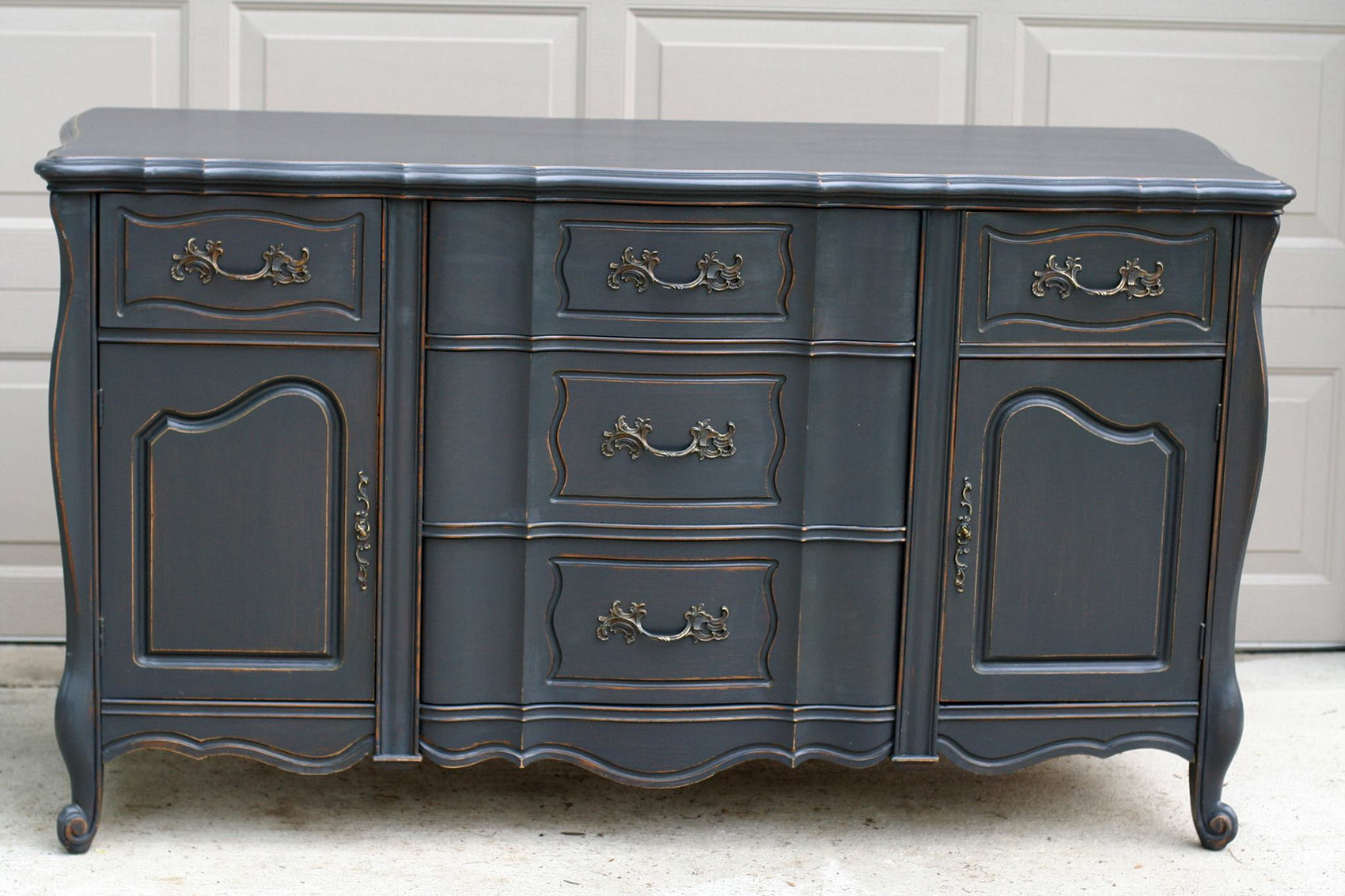 Renaissance Chalk Finish Paint - Gothic Grey | Retique It® Shop